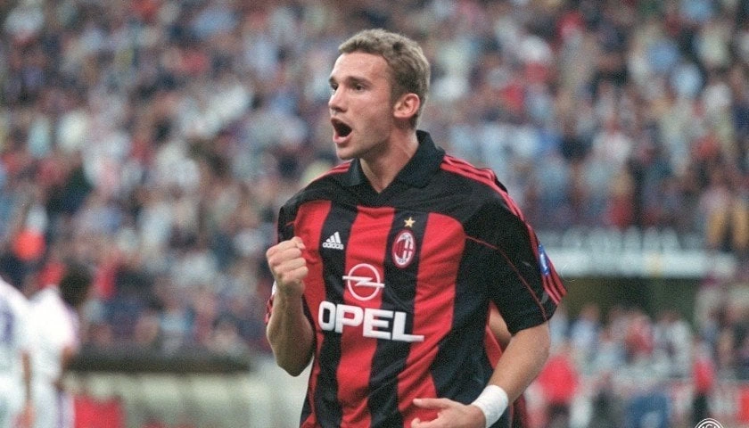 AC Milan 2000 - 2002 Retro Forma - Footytiento