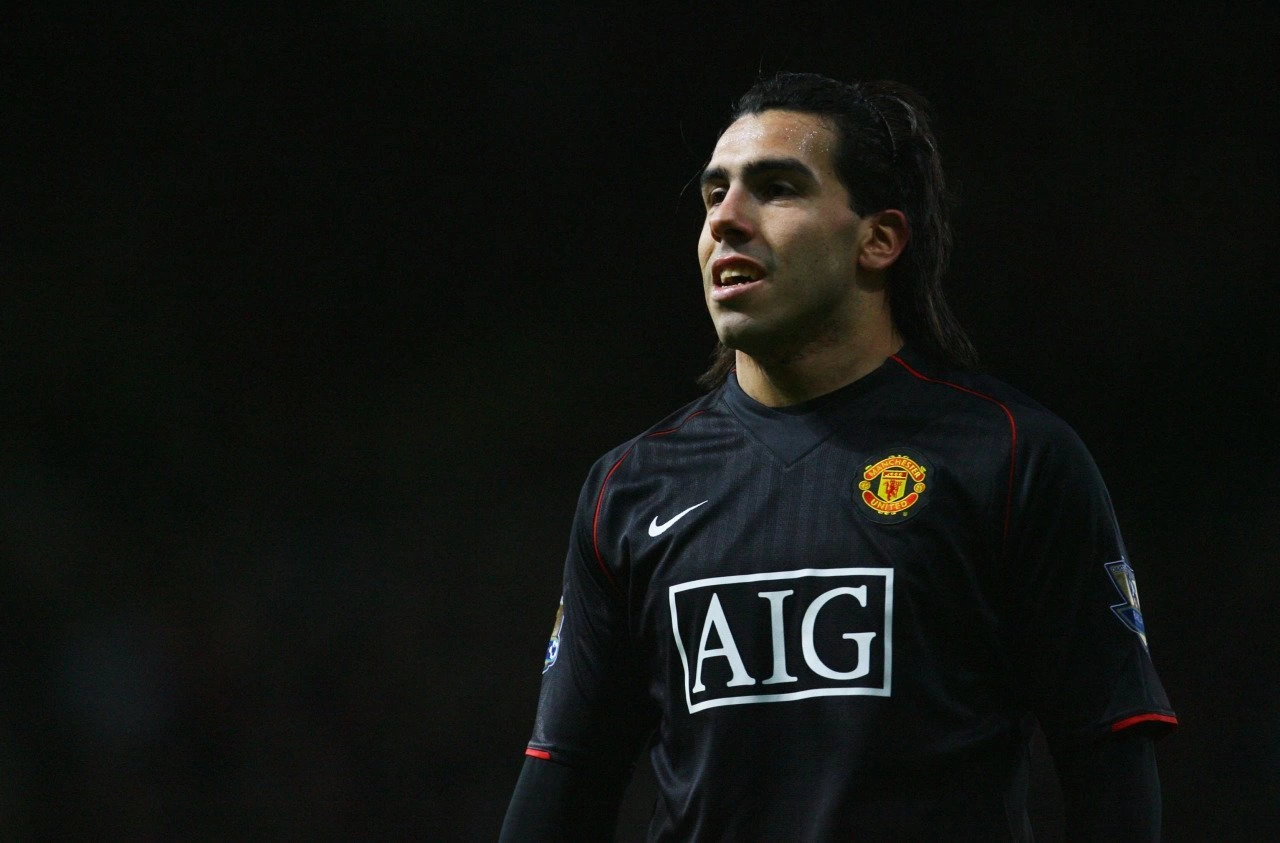 Manchester United 2007 - 2008 Retro Forma - Footytiento