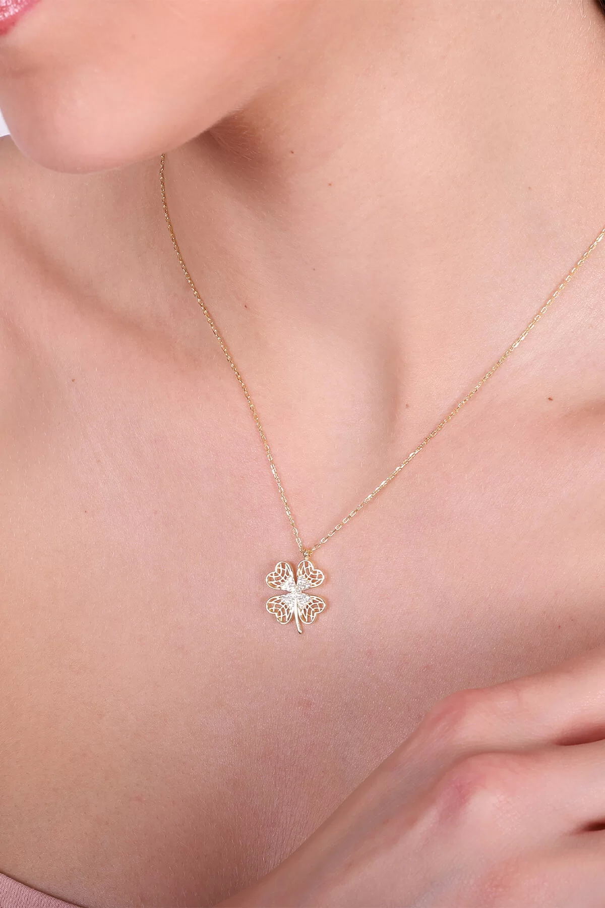 925 Ayar Zirkon Taşı Süslemeli Dört Yapraklı Yonca Altın Kaplama Kolye | İpek Silver