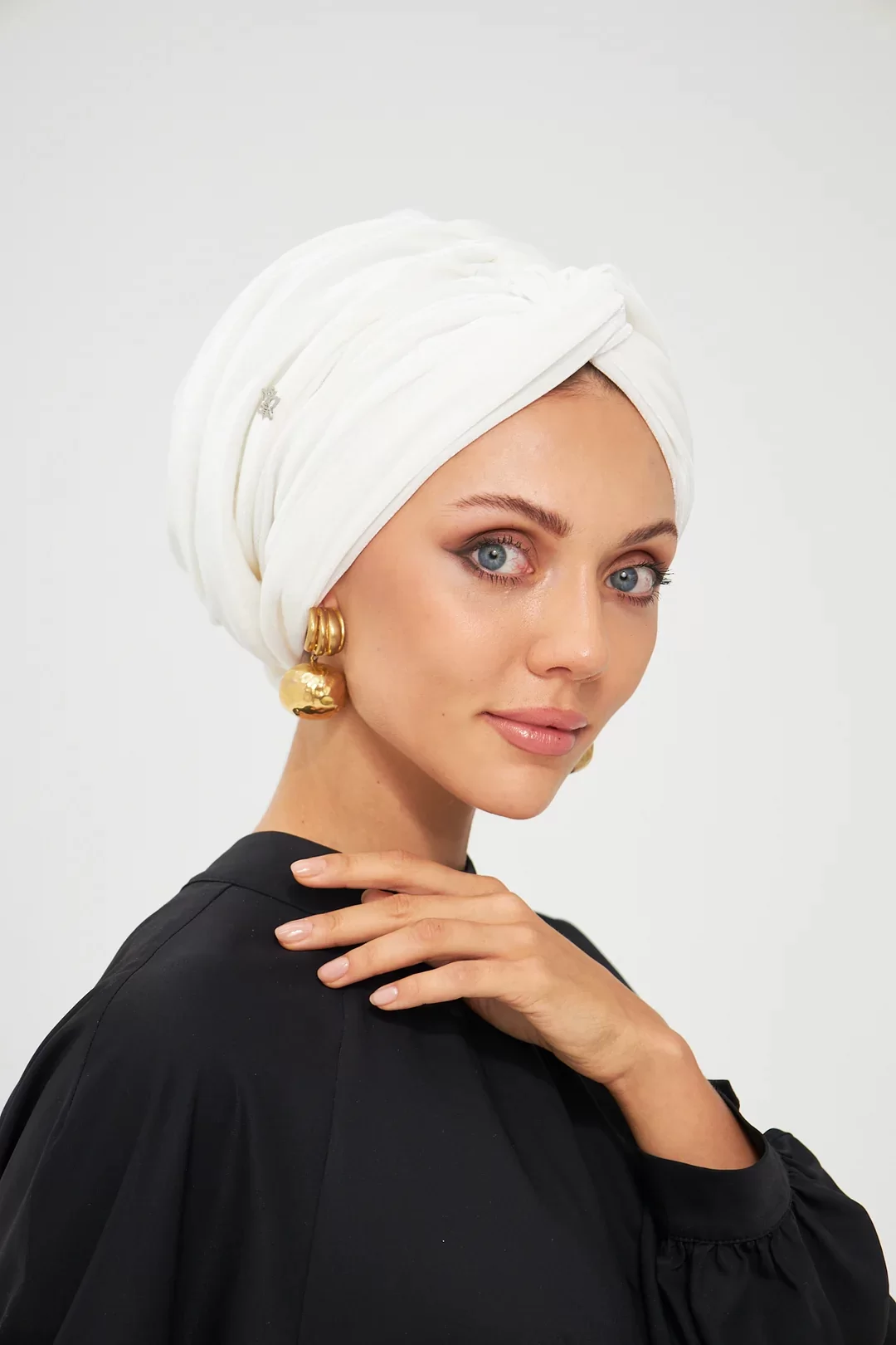 Ladrans Velvet Twisted Filled Bonnet - Luxury and Stylish Accessory