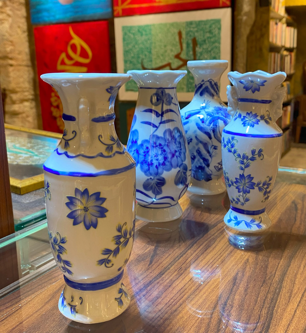 Çiçek Desenli Kulplu Dekoratif Vazo Floral Detaylı Çin Porseleni Vazo ...